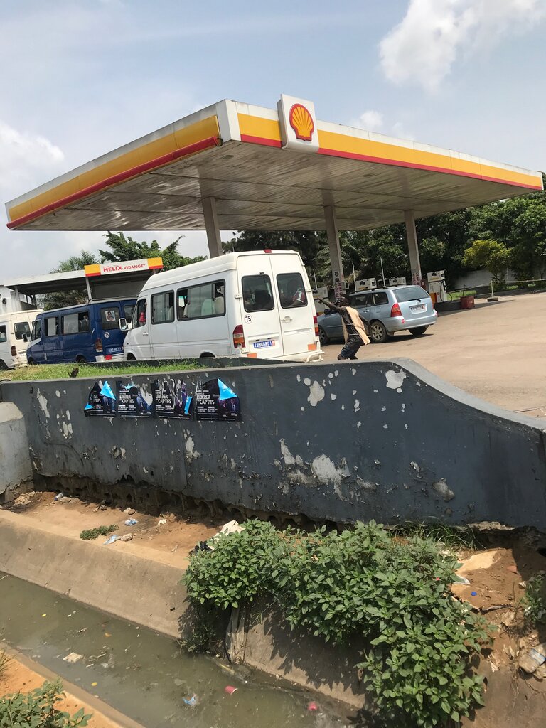 Benzin istasyonu Shell, Abican, foto