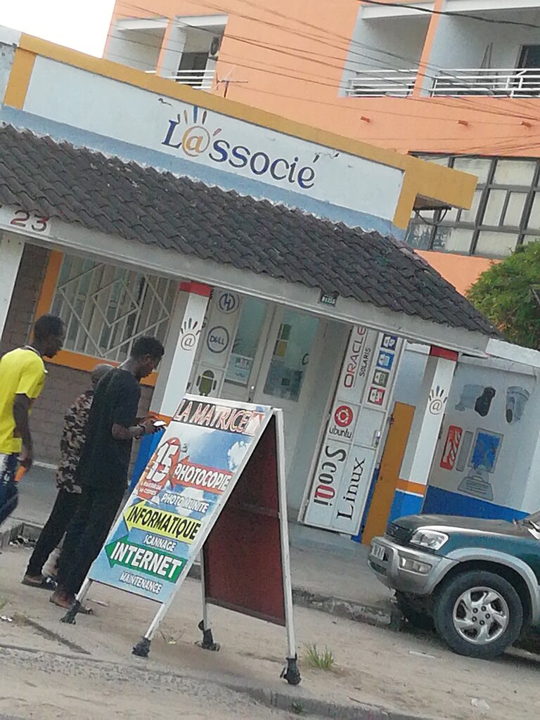 Cep telefonu ve aksesuarları satış mağazaları L'Ssocié, Brazzaville, foto