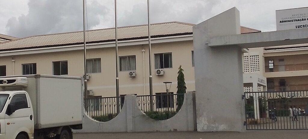Ortaokul Escola Pública, Loanda, foto
