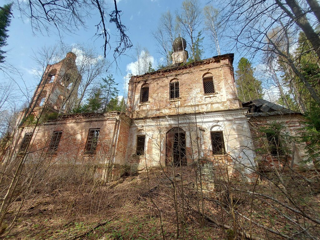 Ortodoks kiliseleri Tserkov Rozhdestva Presvyatoy Bogoroditsy V Bogoroditskom, Kostromskaya oblastı, foto