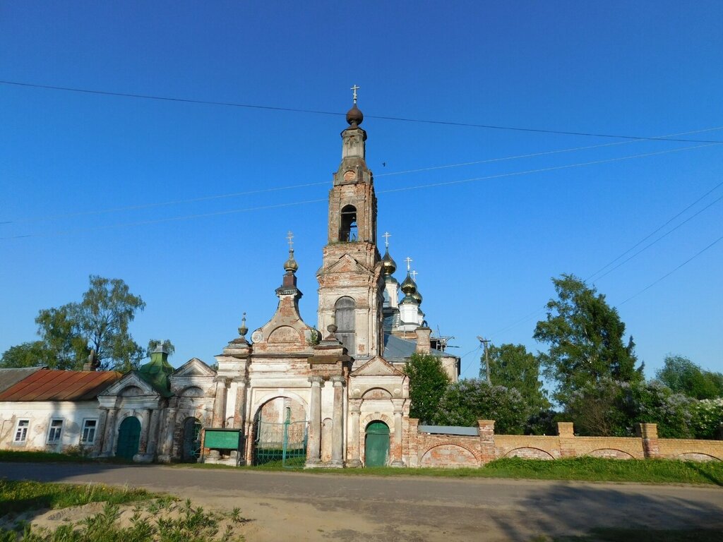 Ortodoks kiliseleri Tserkov Rozhdestva Khristova v Khristorozhdestvenskom pri Cheremkhe, Yaroslavskaya oblastı, foto