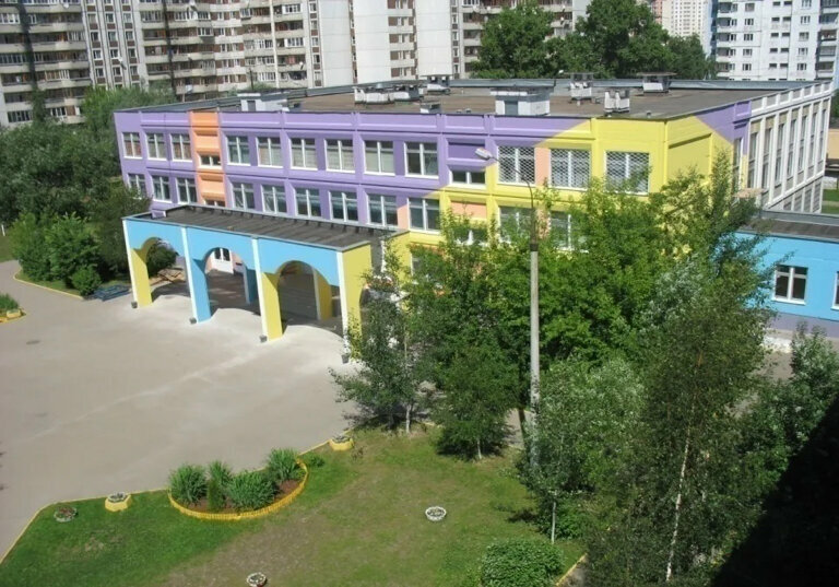 Ortaokul Средняя общеобразовательная школа Лига первых, корпус Феникс, Himki, foto