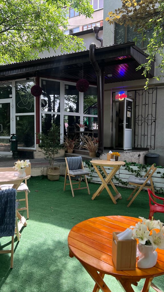 Kahve dükkanları Romantic, Kislovodsk, foto