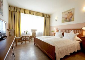 Schönitz Hotel-Pension (Neugasse No:22, Meißen), otel  Meissen'den