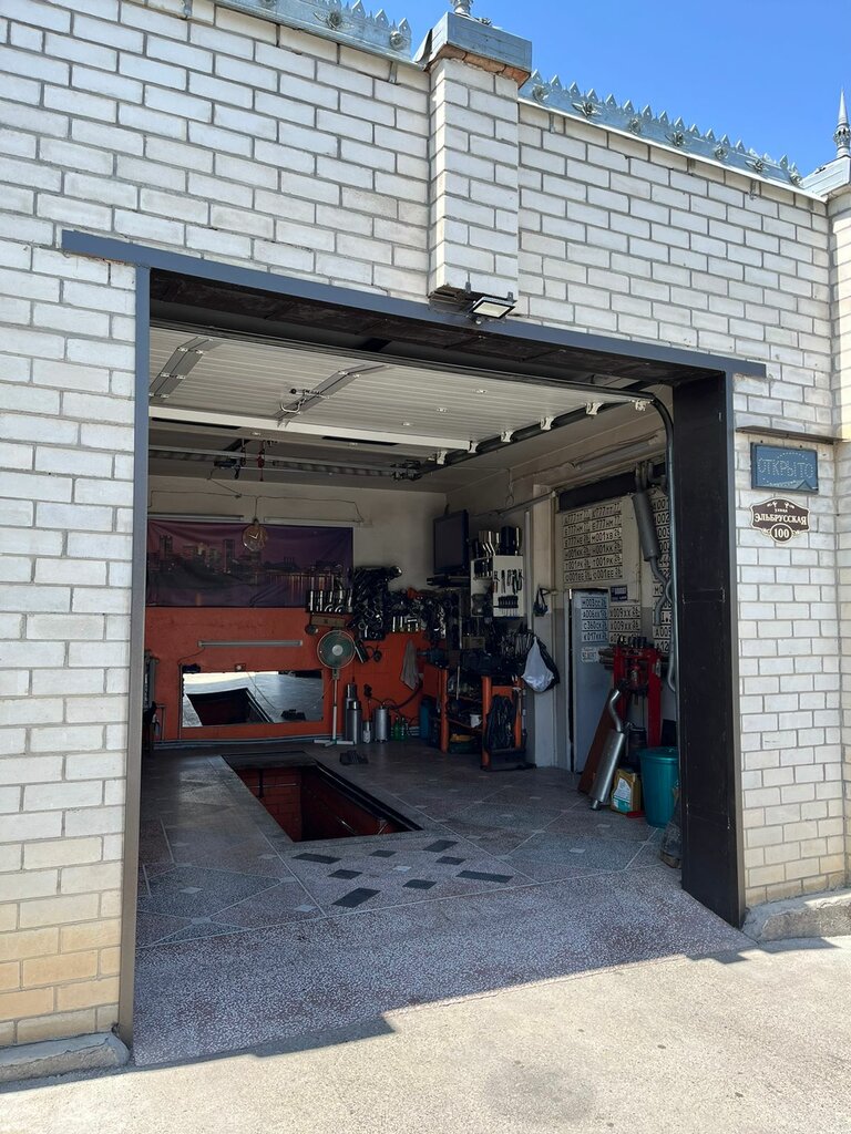 Otomobil servisi Autoservice Kmv, Stavropolski krayı, foto