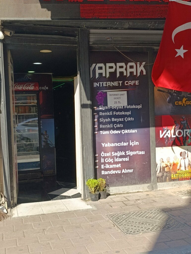 i̇nternet kafeler Yaprak İnternet Cafe, İstanbul, foto