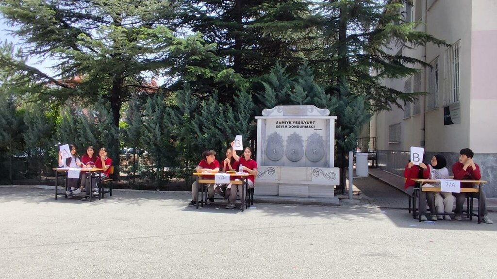 Ortaokul Hacı Hayriye Özsoy Ortaokulu, Afyonkarahisar, foto