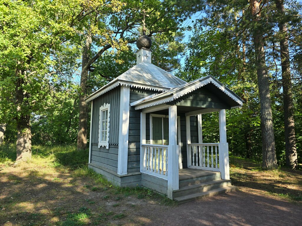 Şapel, haç anıtı Chapel of the Apparition of the Mother of God, Saint‑Petersburg ve Leningradskaya oblastı, foto