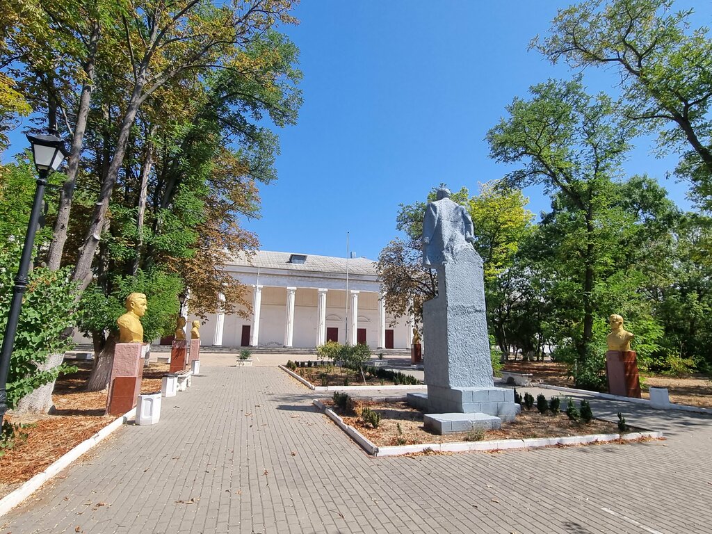 Kültür ocakları Дом офицеров, Sevastopol, foto