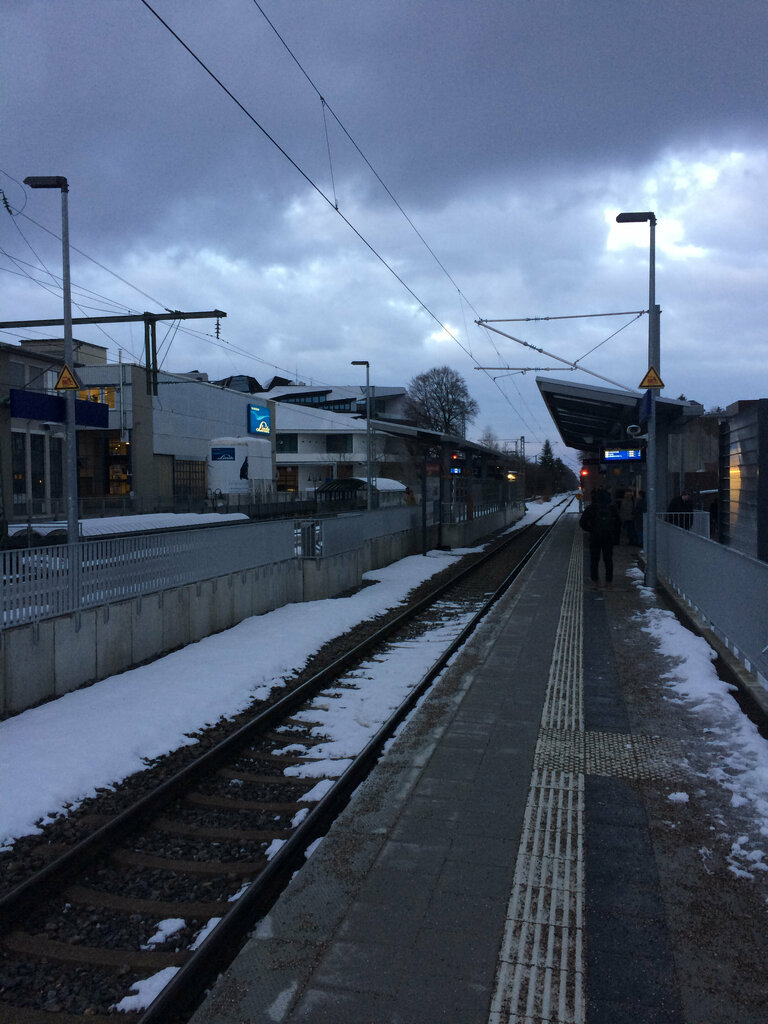 Tren istasyonu Höllriegelskreuth, Münih, foto
