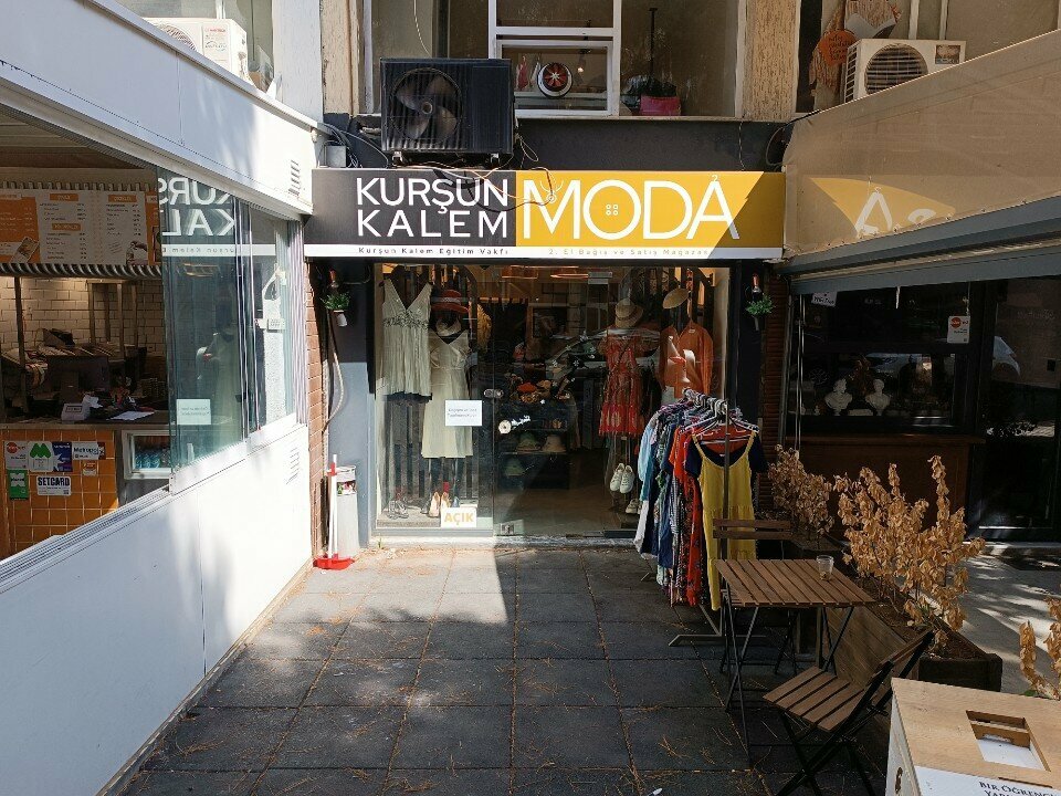 Giyim mağazası Kurşun Kalem Moda, İzmir, foto