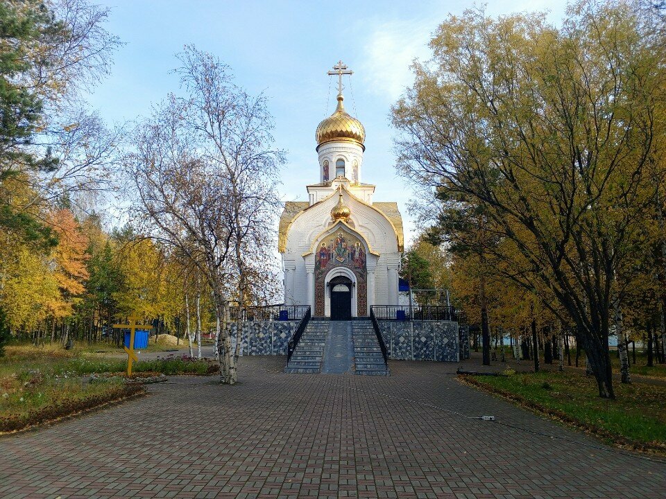 Ortodoks kiliseleri Church of Luke, Archbishop of Crimea, Surgut, foto