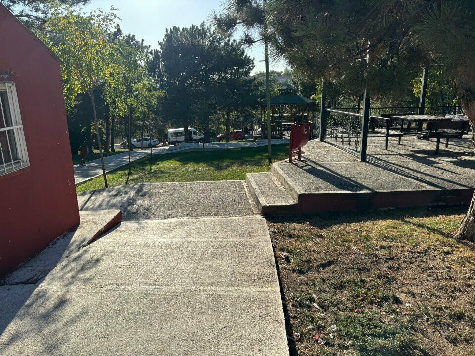 Çocuk oyun ekipmanları Hacı Bektaş-I Veli Parkı, Ankara, foto