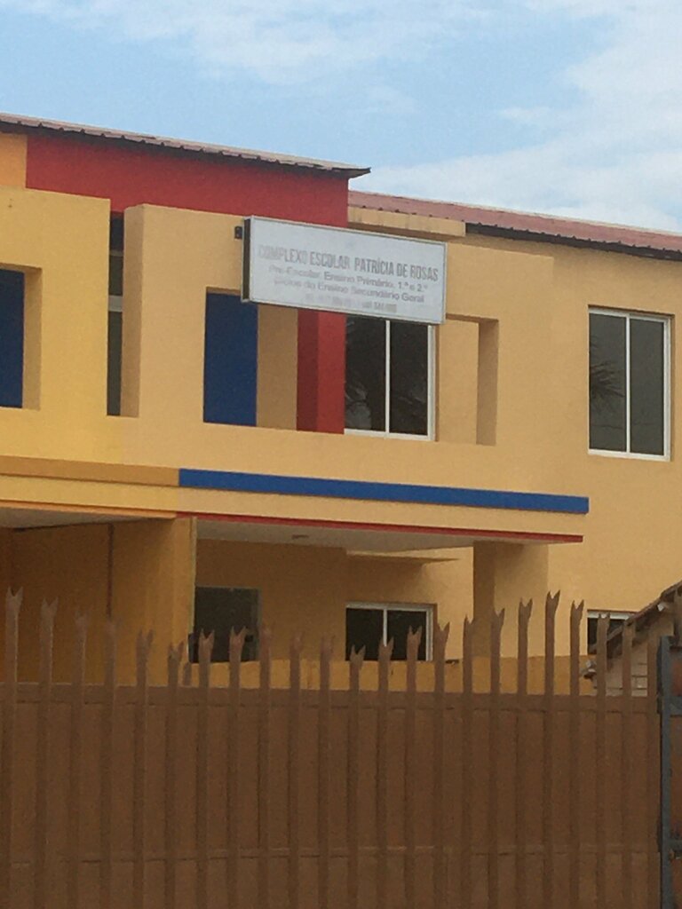 Ortaokul Complexo Escolar Patricia de Rosas, Loanda, foto