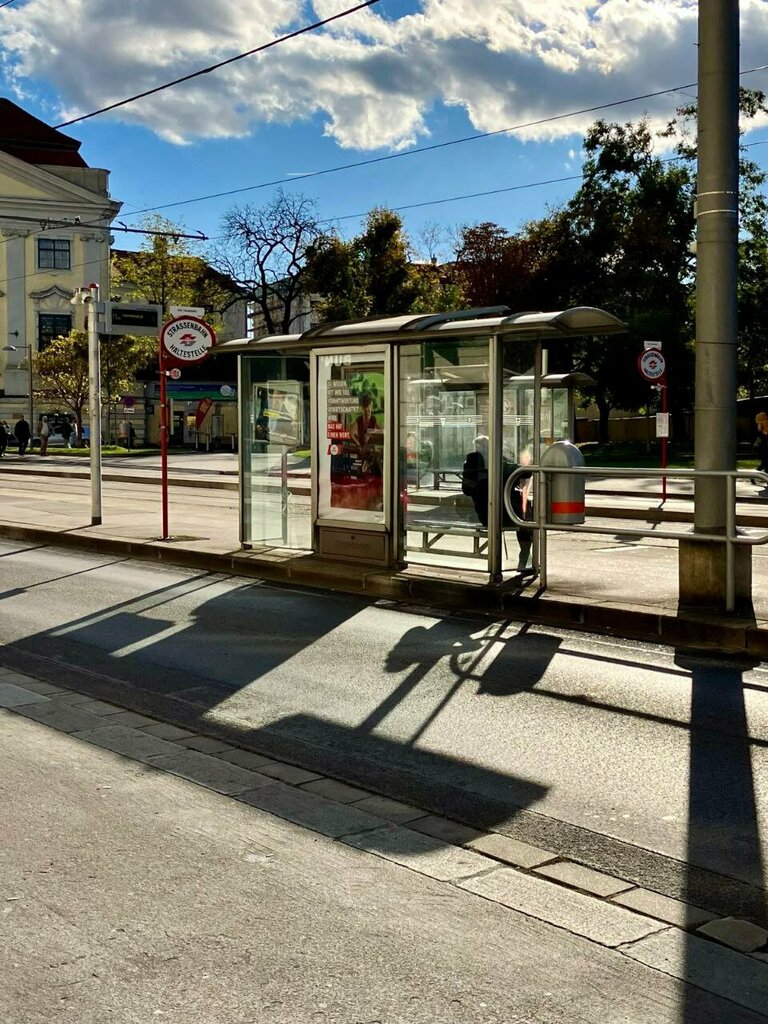 Toplu taşıma durağı Am Heumarkt, Viyana, foto