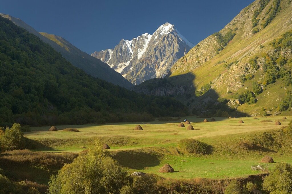 Tatil köyleri Глемпинг Вертикаль Чегем, Kabardino‑Balkarya, foto