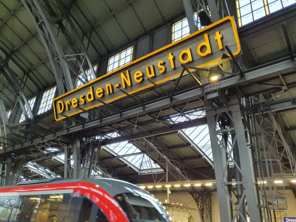 Tren istasyonu Dresden-Neustadt, Dresden, foto
