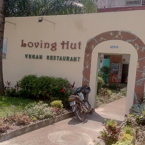 Loving Hut Restaurant Végėtalien Vegan (Rue G189 No:151, Marcory), restoran  Abican'dan