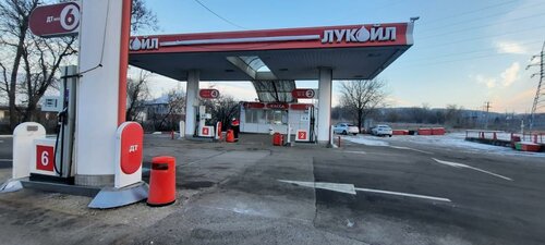 Benzin istasyonu Lukojl, Yahroma, foto