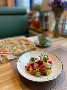Gusto (Kaliningradskaya ulitsa No:5, Chernyakhovsk), kafe  Chernyahovsk'tan