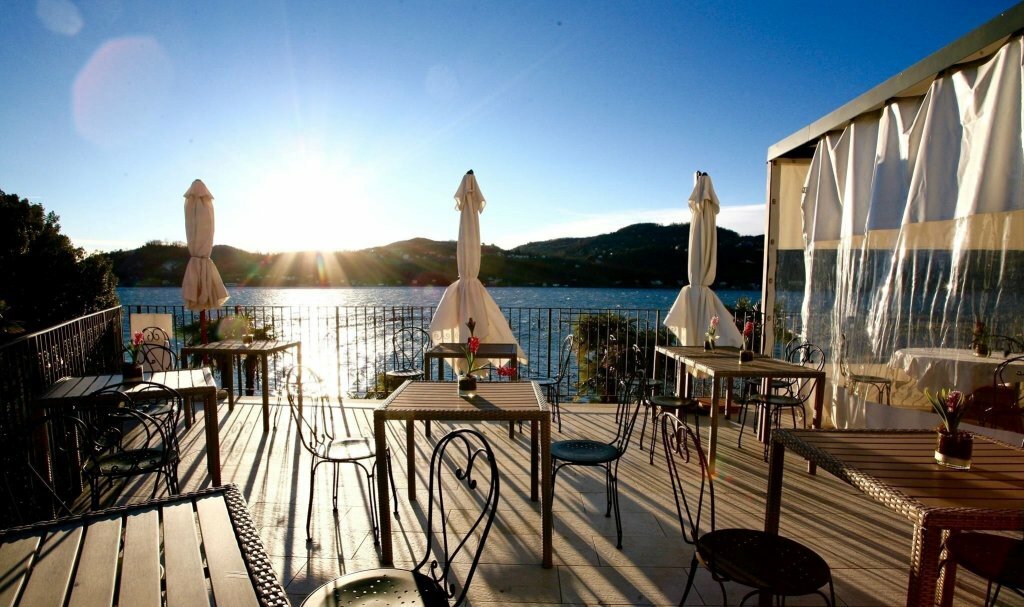 Otel Hotel Lido di Angera, Lombardiya, foto