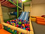 Playground (No:11, 3-y mikrorayon), çocuk ve gençlik merkezleri  Gubkinski'den