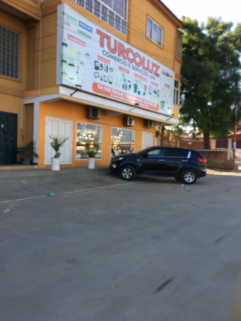 Lamba ve avize mağazaları Turcoluz, Loanda, foto