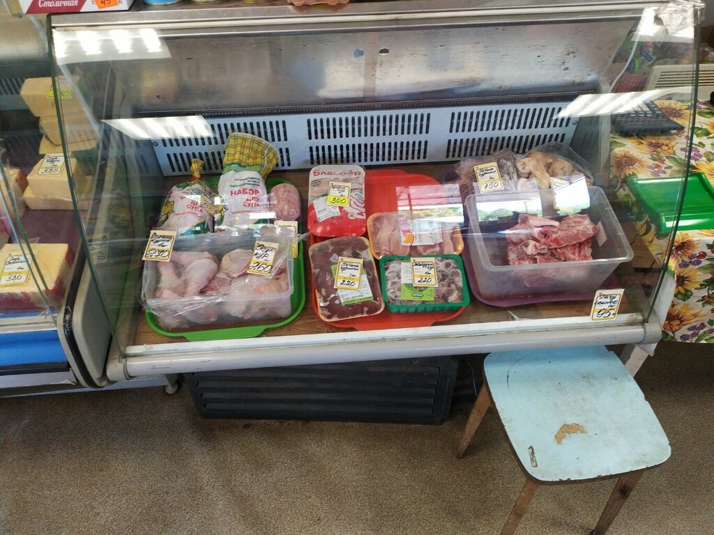 Kanatlı hayvan ürünleri ve yumurta Мясо колбасы, Kaluga, foto