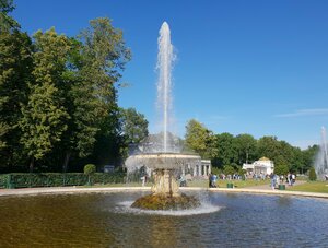 Фонтан Итальянский (St. Petersburg, Peterhof, Nizhniy Park), çeşme  Peterhof'tan