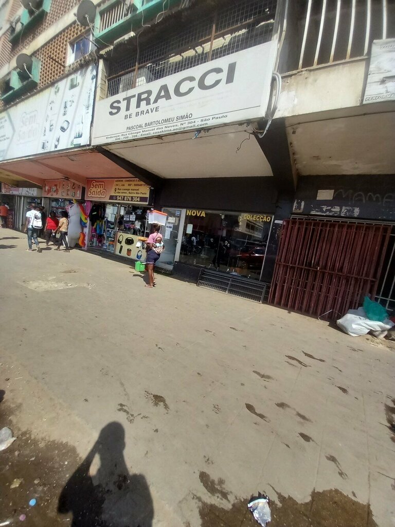 Giyim mağazası Stracci, Loanda, foto