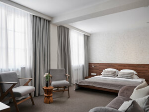 Zvezda (ulitsa Yadrintseva No:1Ж, Irkutsk), otel  Irkutsk'tan