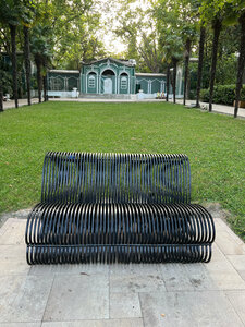 Лавочка влюбленных (Krasnodar Territory, Sochi, Riviera Park, Pisateley Alley), park, sokak heykeli  Soçi'den