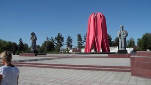 II. Dünya Savaşı Hatıra Parkı (Mary, Bagtyyaarlyk Park), anıt, heykel  Mary'dan