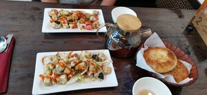 Дильшат (Bol'shevistskaya Street No:14/3), kafe  Novosibirsk'ten