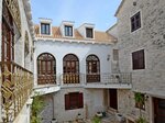 Palace Derossi (Split-Dalmatia County, Trogir), daireler  Dünya'dan