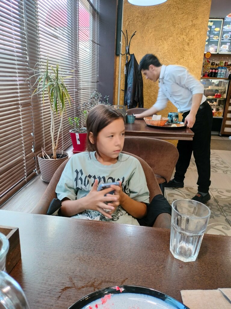 Eczaneler Sovetskaya Apteka, Mirny, foto