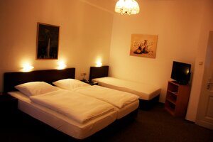 Hotel zum Anker (Saarland, Landkreis Saarlouis, Dillingen, Konrad-Adenauer-Allee, 28), otel  Andernach'tan