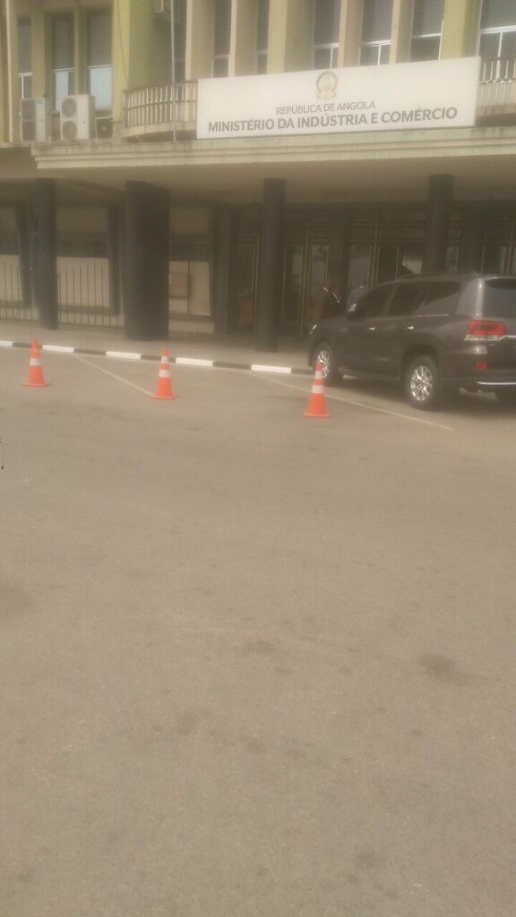 Devlet kurumları ve bakanlıklar Ministério do Comércio, Loanda, foto