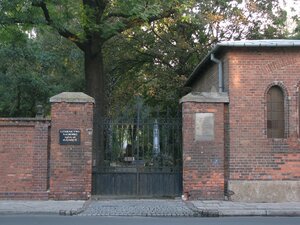Cmentarz Ewangelicko-Reformowany (Warszawa, Cmentarz Ewangelicko-Reformowany), mezarlıklar  Varşova'dan