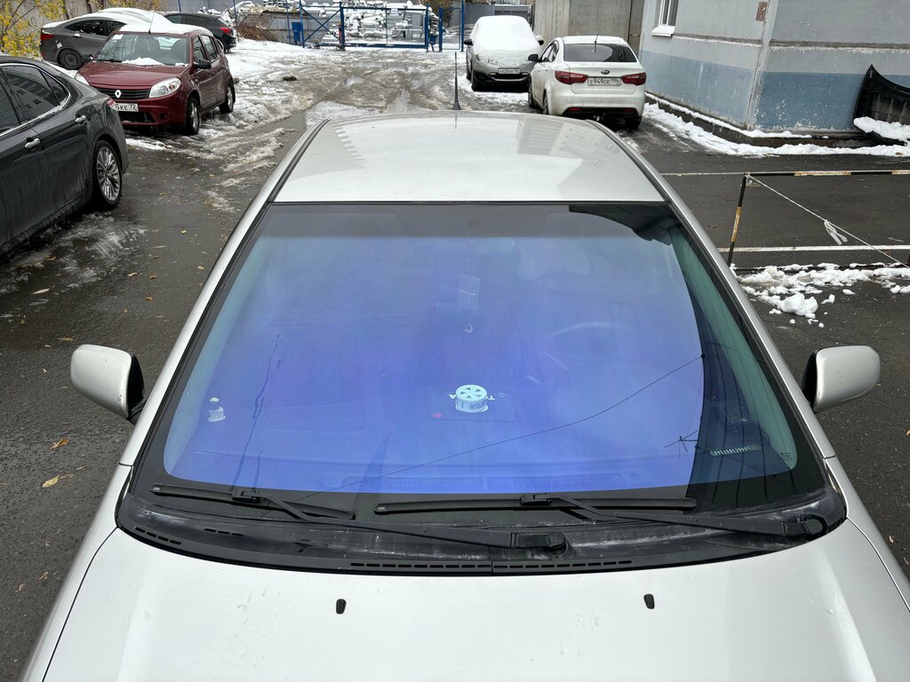 Araç camlarının renklendirilmesi AWGarage, Tiumen, foto