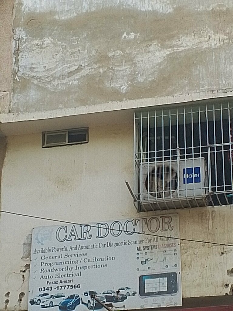 Otomobil yedek parçaları Car docter, Karaçi, foto