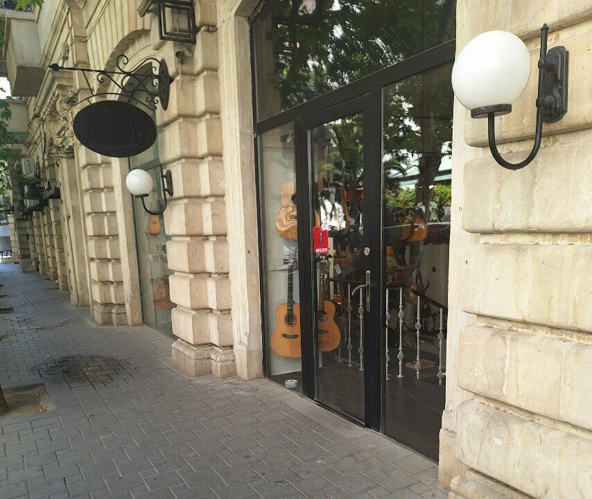 Enstrüman mağazaları Music Mall, Bakü, foto