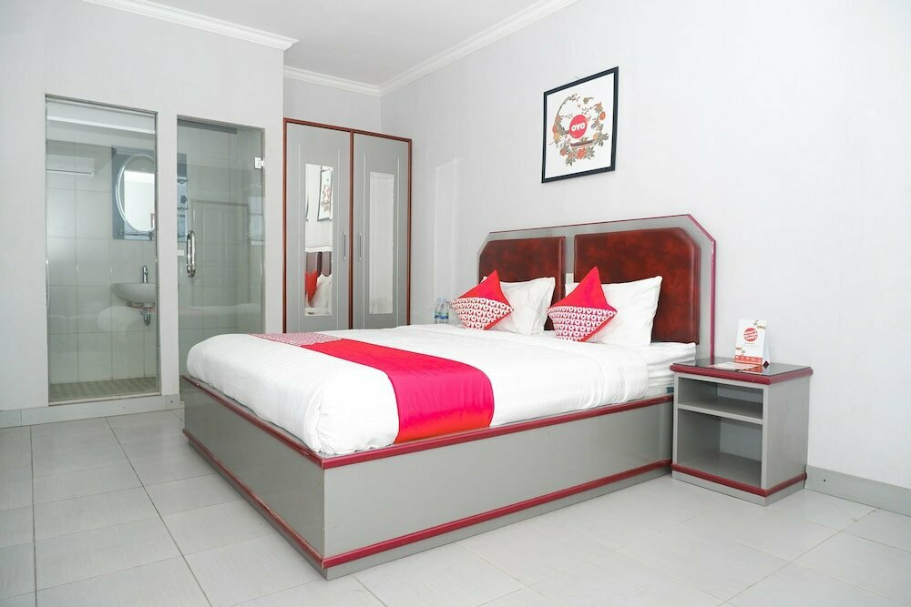 Otel Executive Residence by Oyo Rooms, Semarang, foto