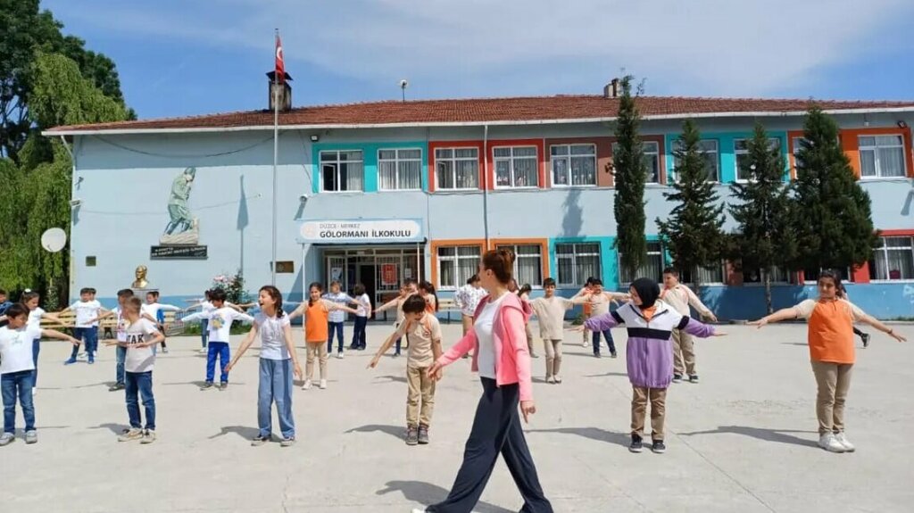 Ortaokul Gölormanı Ortaokulu, Düzce, foto