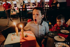 Brooklyn Bowl (Nefteyuganskoye Highway No:1), restoran  Surgut'tan