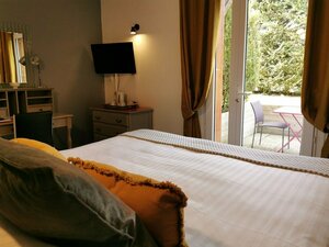 Les Terrasses de Saumur Hotel & SPA (Pays de la Loire, Maine-et-Loire, Arrondissement de Saumur, Saumur, Rue des Lilas, 2), otel  Saumur'den