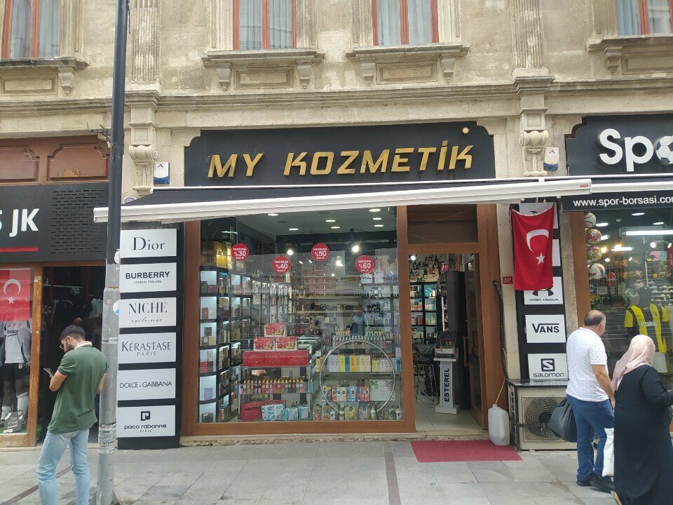Kozmetik ve parfümeri mağazaları My kozmetik, İstanbul, foto