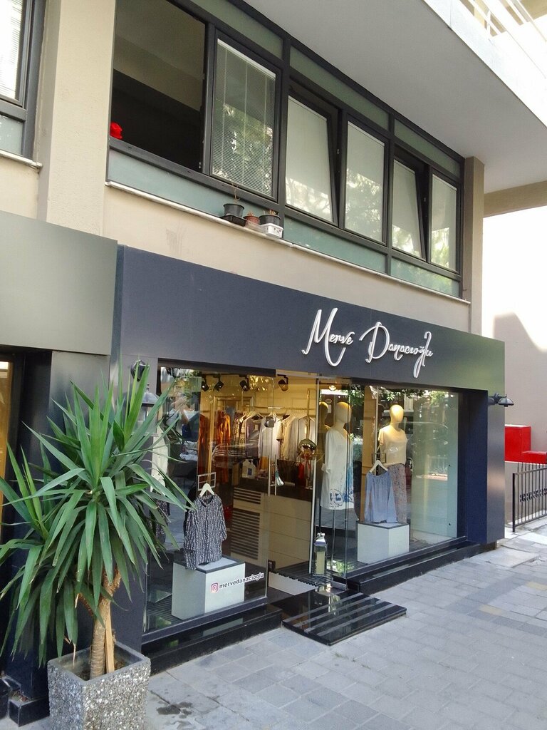 Giyim mağazası Merve Danacıoğlu, İzmir, foto