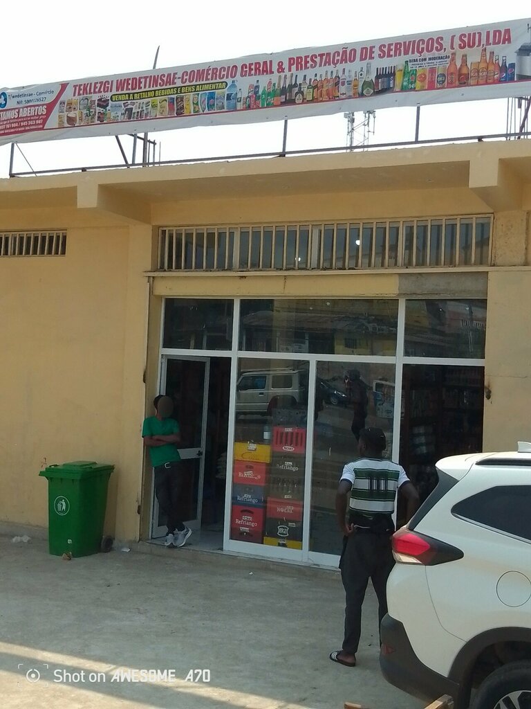 Büyük mağazalar Teklezgi Wedetil, Loanda, foto