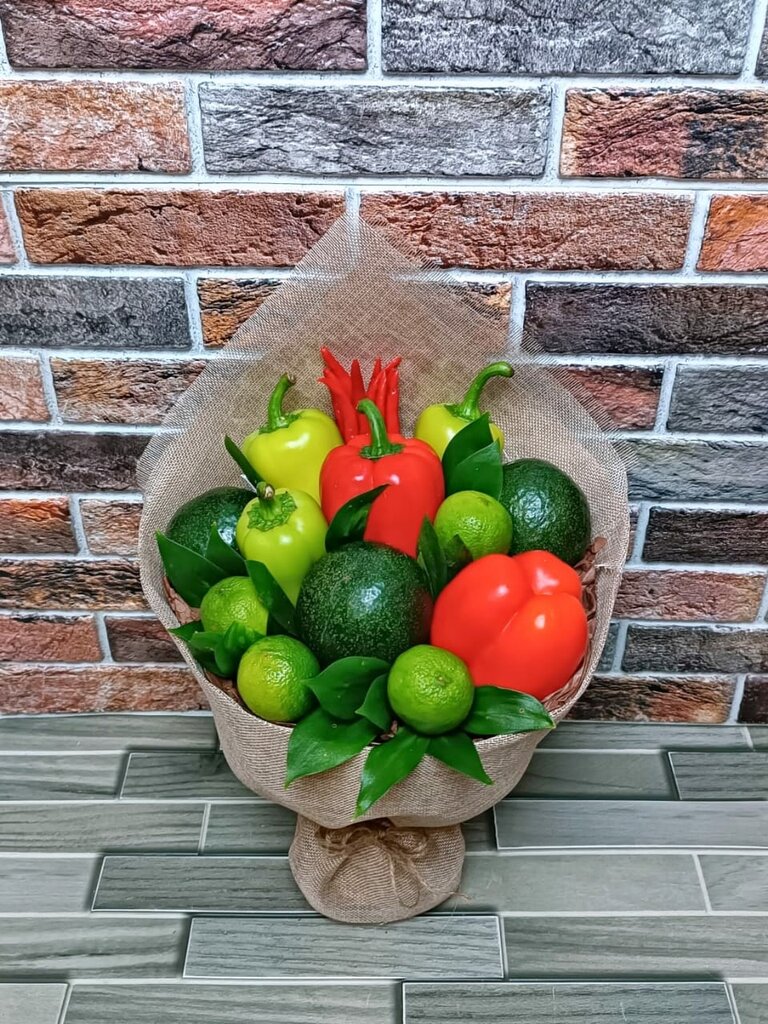 Çiçek teslimatı Фудбукет, Saint‑Petersburg, foto